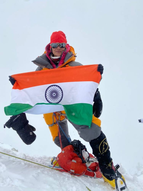 Indian woman scales Kanchenjunga after Annapurna - The Himalayan Times ...