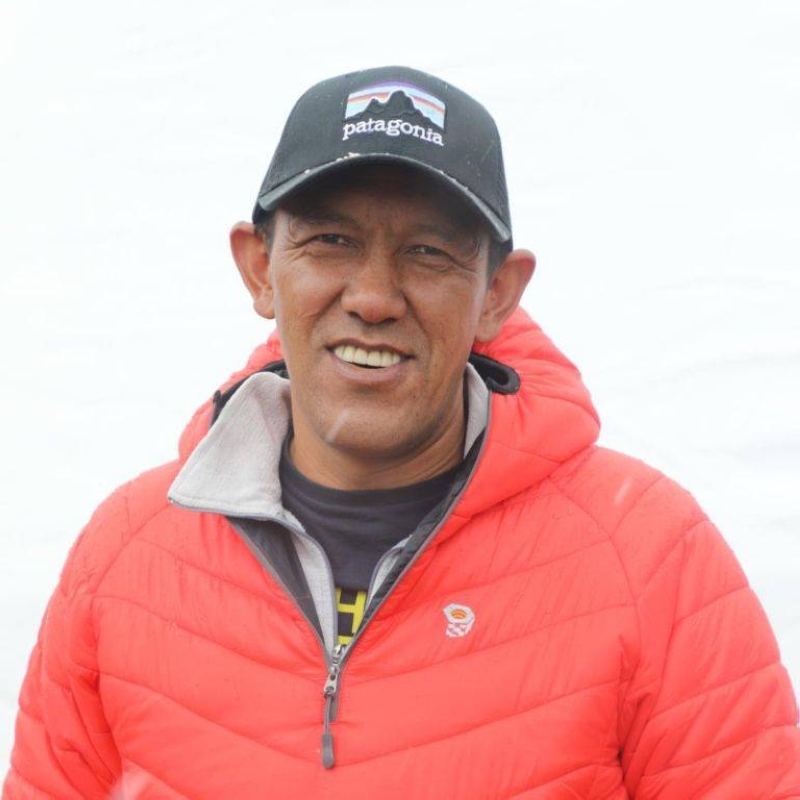 Pa Dawa equalizes world record with Kami Rita scaling Everest twice ...