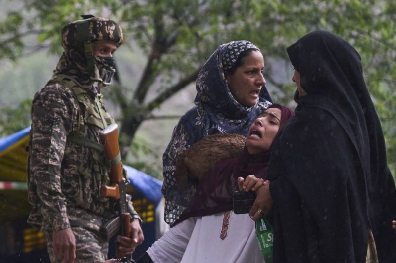 India warns of 'proportionate' reaction to Pakistani attacks, thanks ...