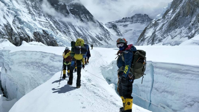 5 Ukrainian, 4 Sherpa climbers complete Everest-Lhotse traverse - The ...