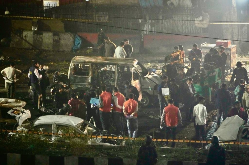 Car blast near New Delhi's historic Red Fort kills at least 8 people ...