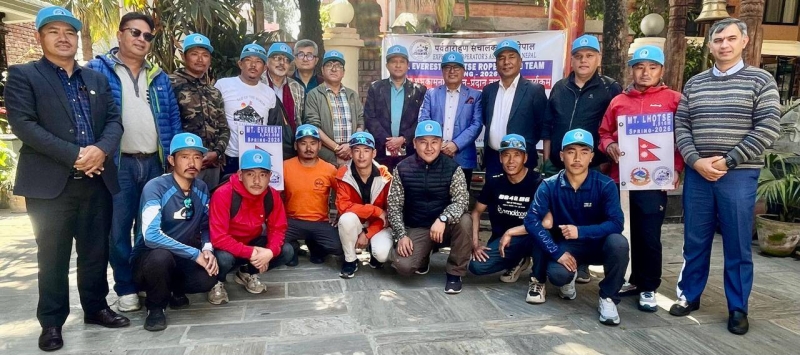 EOAN sends 10-member team to fix ropes on Everest, Lhotse as spring ...