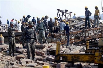 40 feared dead in India bridge collapse - The Himalayan Times - Nepal's ...